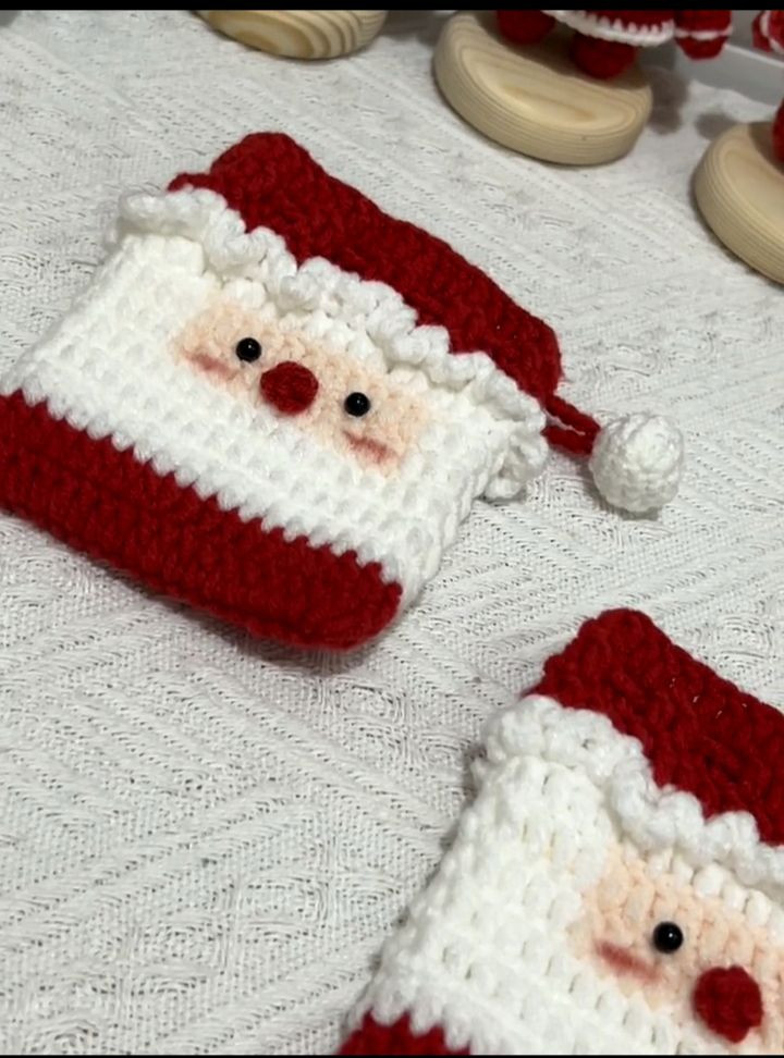 Handwritten Crochet Pattern for Cute Santa Claus Doll | HandmadeV